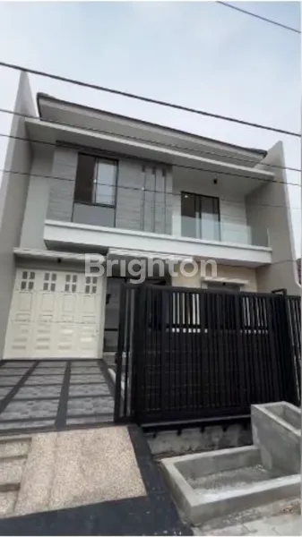 Rumah Baru Gress 2 Lantai Manyar Kertoadi, Surabaya Timur