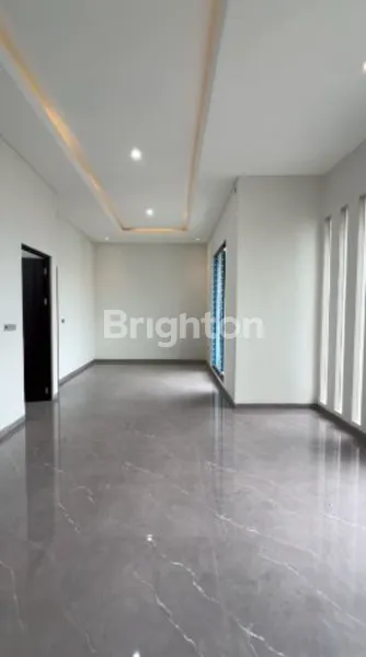 Rumah Baru Gress 2 Lantai Manyar Kertoadi, Surabaya Timur